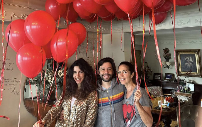 Şebnem Çapa'dan Oğluna ve Gelinine Doğum Günü Sürprizi | Maxi Magazin