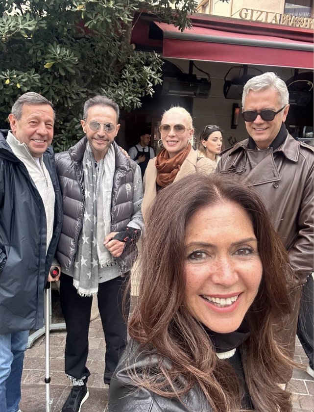 Şebnem Çapa Dostlarıyla Yemekte | Maxi Magazin