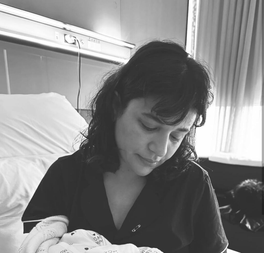 Gonca Vuslateri Kızıyla İlk Fotoğraflarını Paylaştı | Maxi Magazin