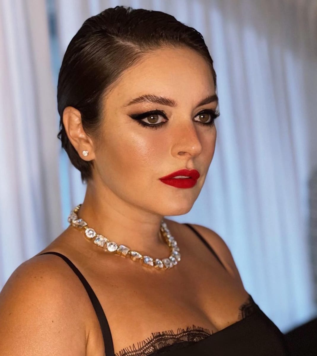 Ezgi Mola Ekranlara Ara Veriyor | Maxi Magazin