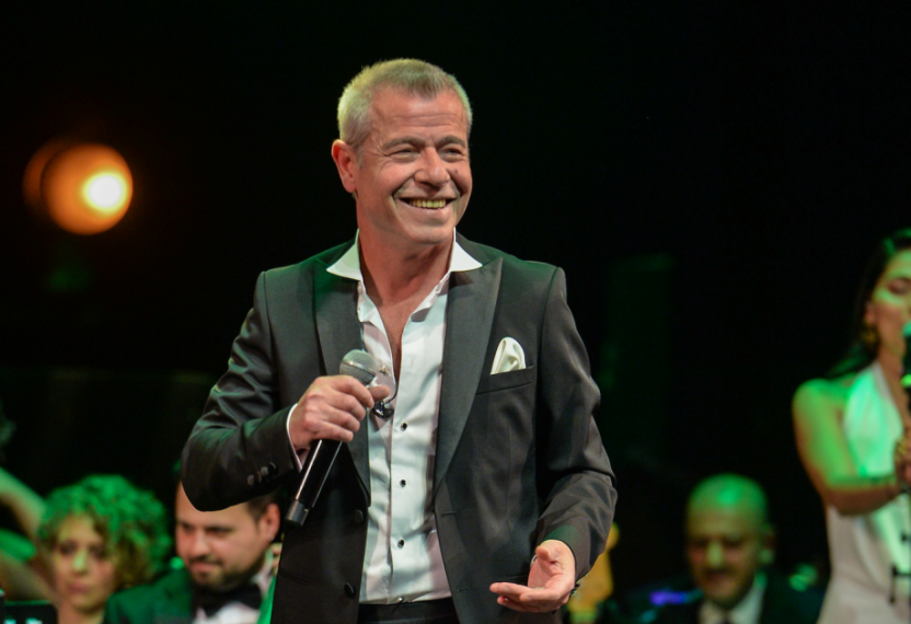 Levent Yüksel Kariyerinin 30. Yılına Özel Unutulmaz Bir Konser Verdi ...