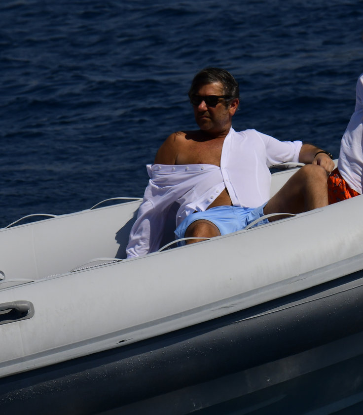 İş İnsanı İzzet Antebi Tatil Sezonunu Bodrum'da Açtı | Maxi Magazin