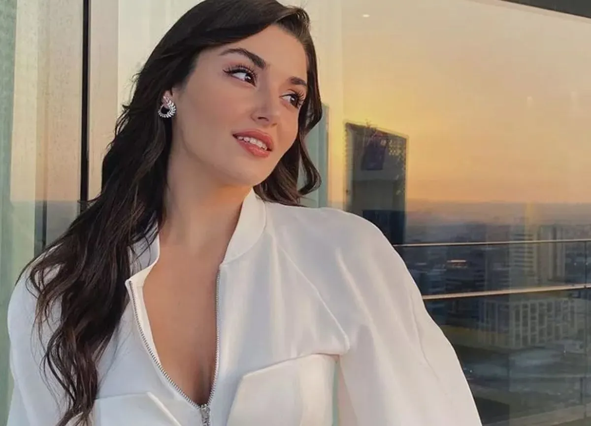 Hande Erçel, Emotion'ın Yüzü Oldu! | Maxi Magazin