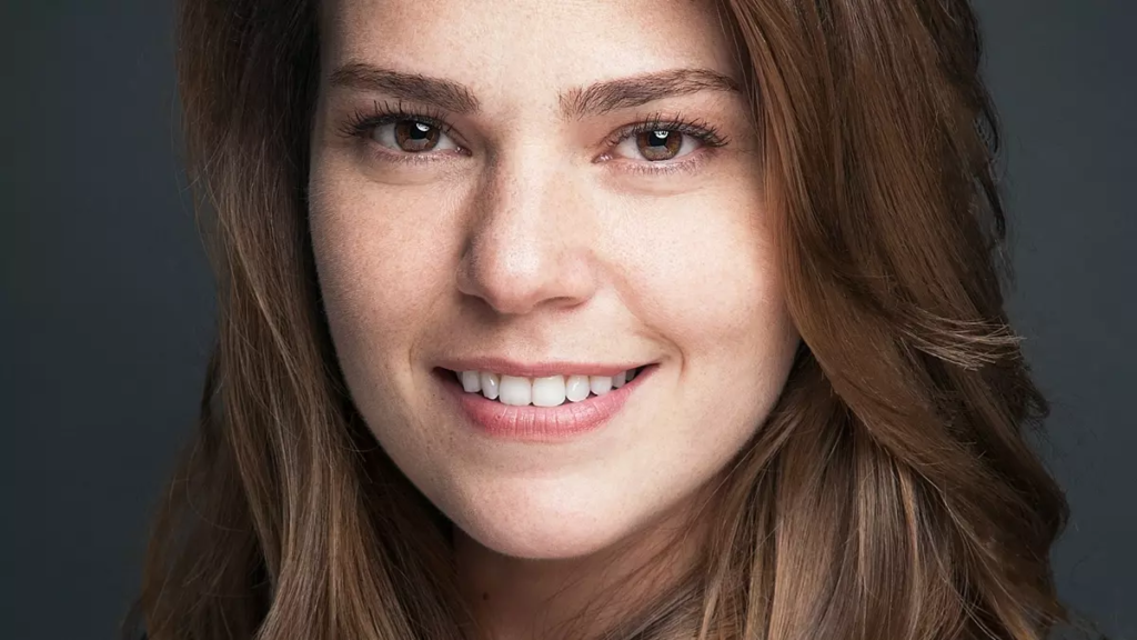 Aslı Enver, Netflix Dizisi ile Setlere Dönüyor | Maxi Magazin