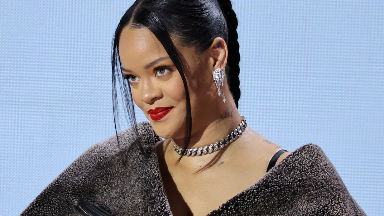 Rihanna, Dior'un Yeni Kampanyasında | Maxi Magazin