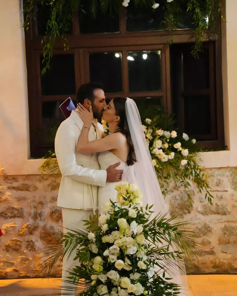 Beril Pozam ve Ersin Arıcı'dan Romantik Paylaşım! | Maxi Magazin